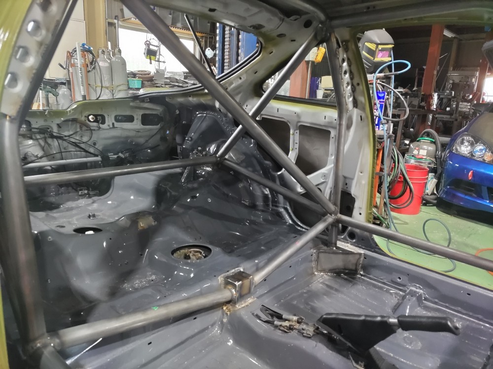 インテグラDC2 ロールバー取り付け｜ASLAN（アスラン）｜大阪/堺/レーシングカー製作／新車・中古車販売／車検／鈑金／ワンオフパーツ製作/鈴鹿